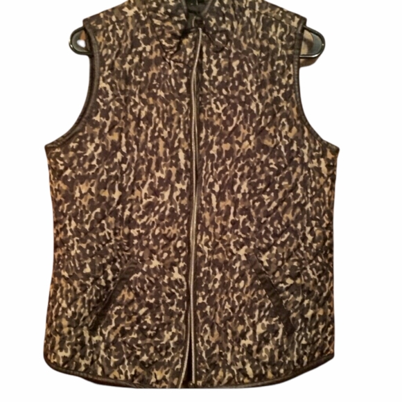 Hannah | Jackets & Coats | New Hannah Camo Print Vest W Faux Leather Trim Medium | Poshmark